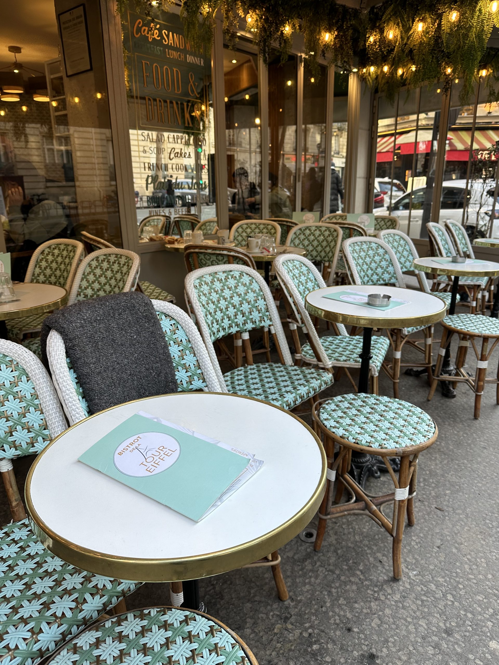 Tipping In Paris and Throughout France - French Daisy