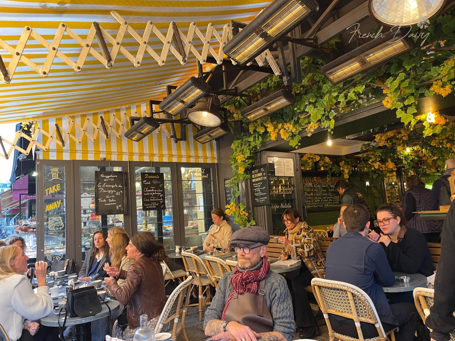 22 Unwritten Rules of Paris: A Guide for Travelers - French Daisy