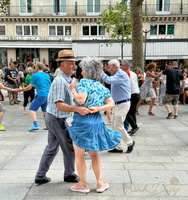 22 Unwritten Rules of Paris: A Guide for Travelers - French Daisy